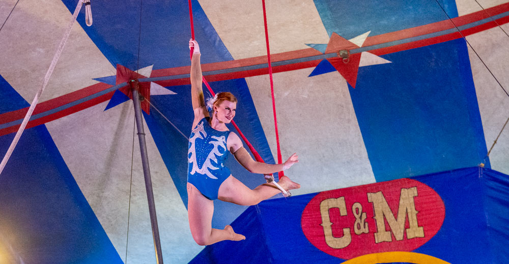 Culpepper & Merriweather Circus Fills Tent Up With Spectators At Shows - Alton MO